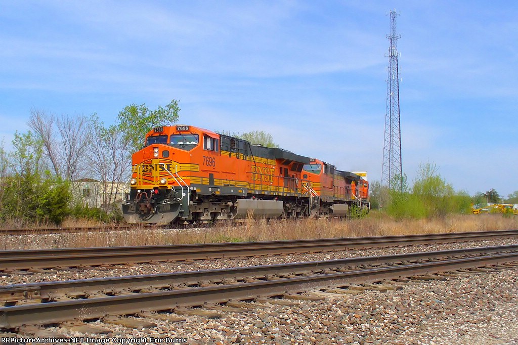 BNSF 7696 westbound